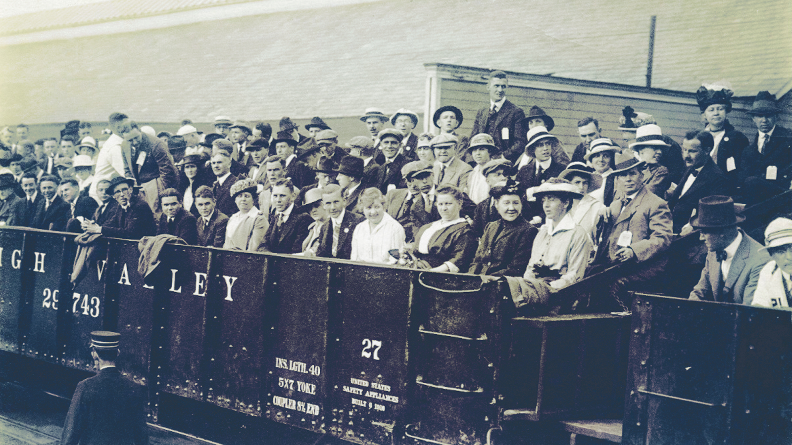 All Aboard! ‘Observation Trains’ Offered Mobile Views of Crew Races ...