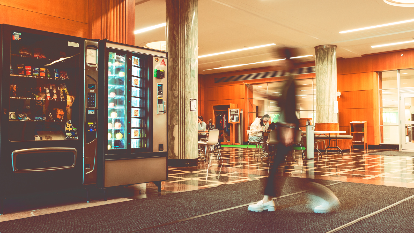 CALS’ Beloved Apple Vending Machine Remains Fruit-Full - Cornellians ...