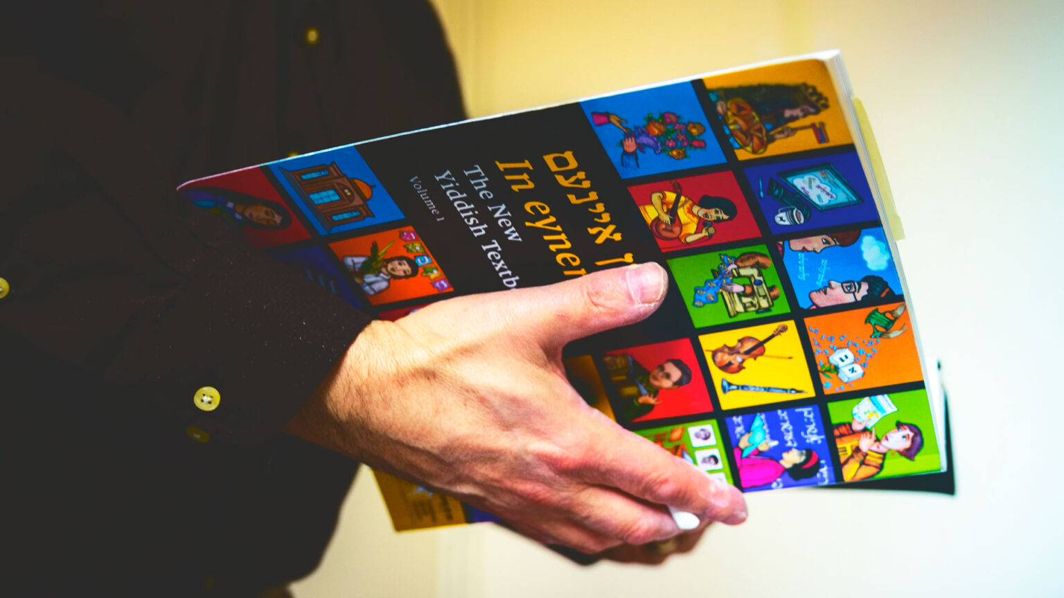 In Yiddish Class, Teacher and Students Find Mishpokhe—‘Family ...