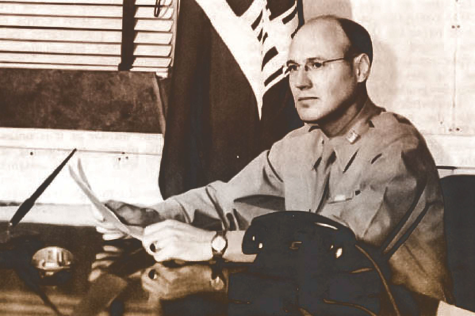 Poised for Oscar Gold, Oppenheimer Boasts a Big Red Distinction ...