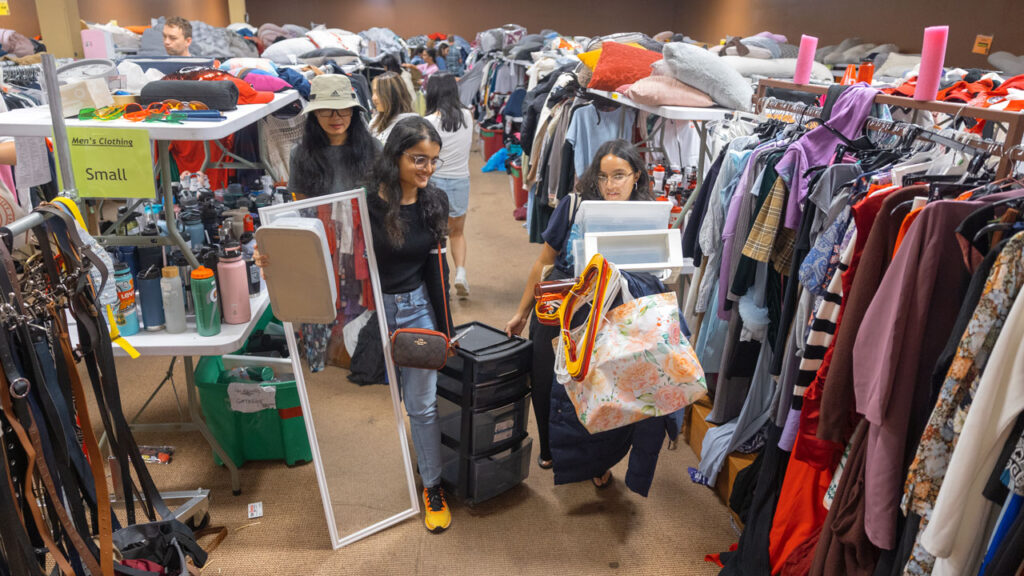 ‘Dump and Run’ Turns Student Castoffs into Treasure - Cornellians ...