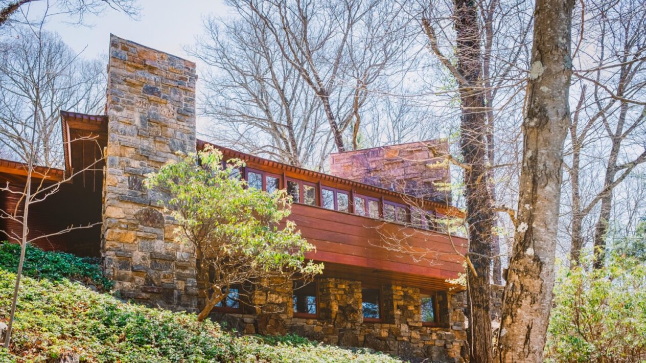 Alum Still Lives in the House Frank Lloyd Wright Designed for Him ...