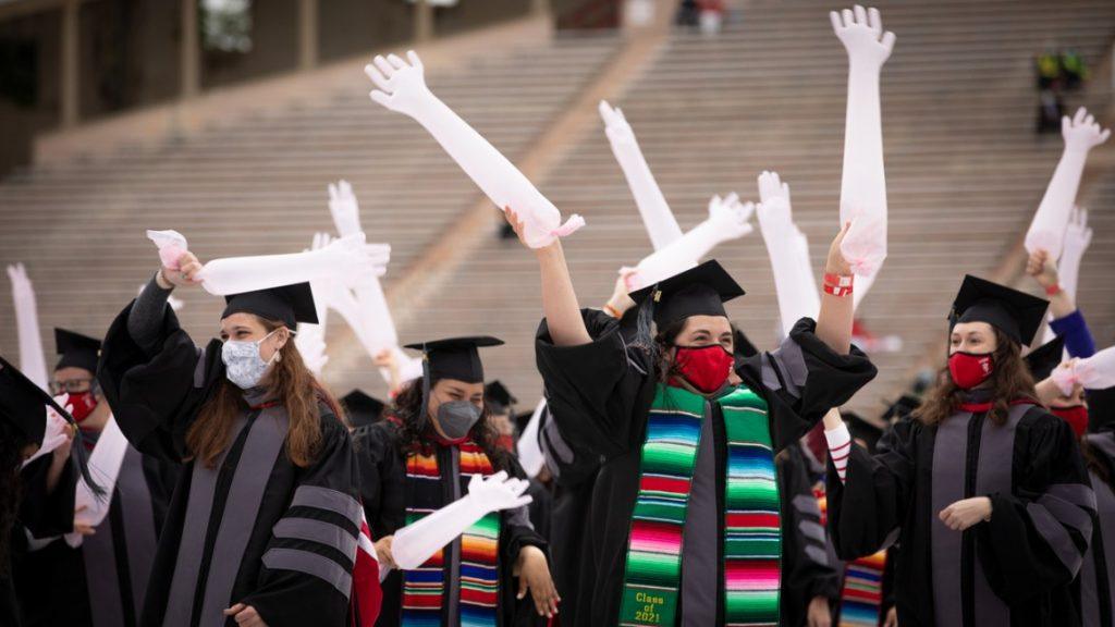 Families celebrate the newest Cornell grads - Alumni, parents, and ...